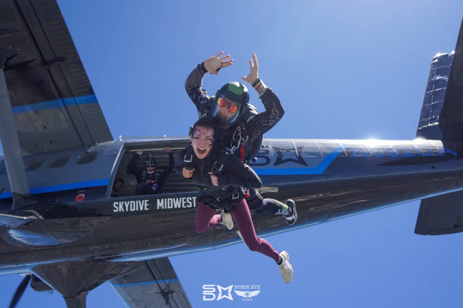 What is Tandem Skydiving? - Skydive Midwest