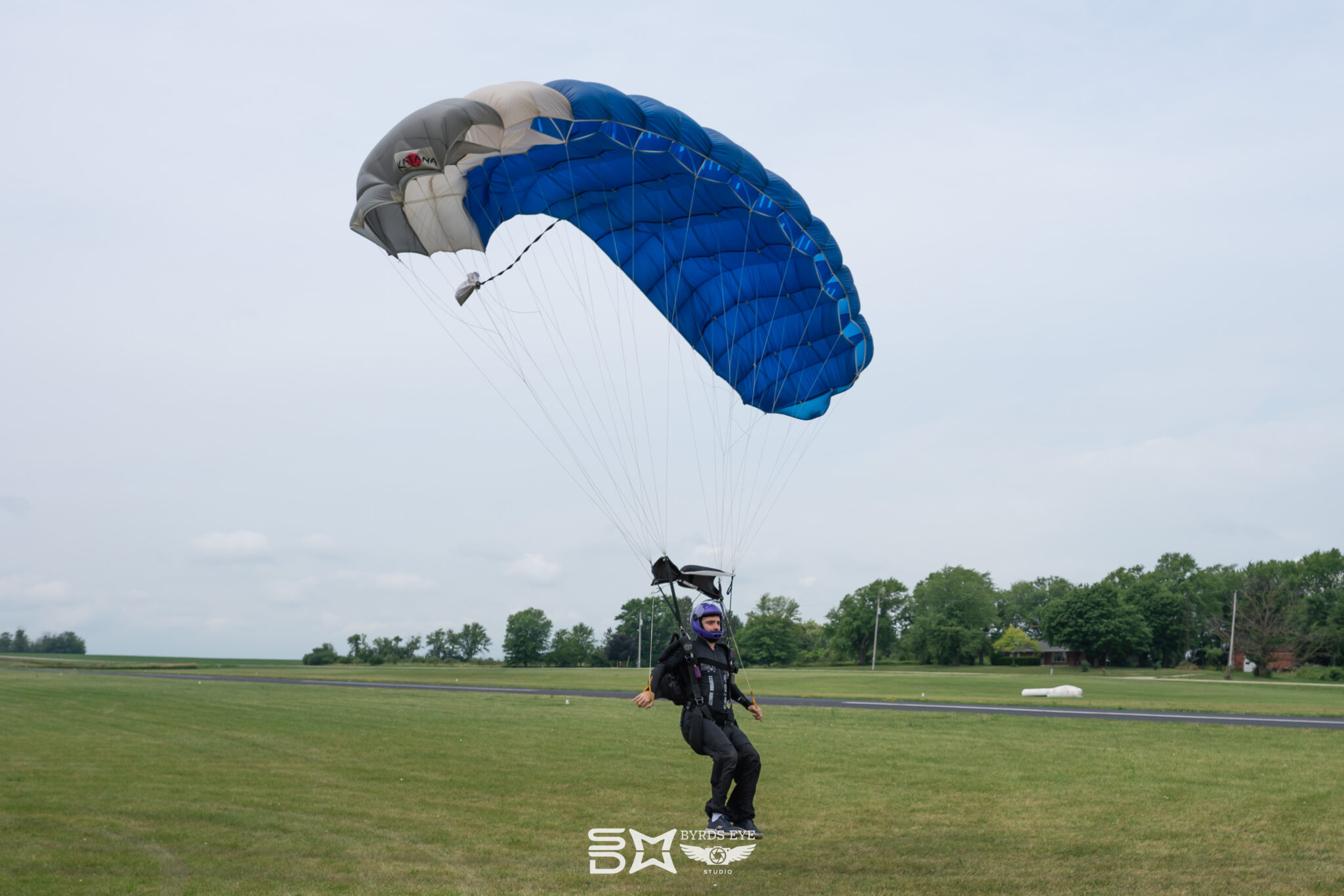 Skydiving Parachutes - Skydive Midwest