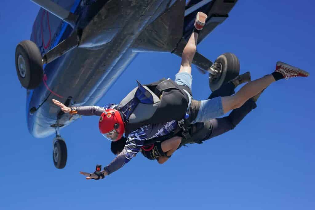 Skydiving Near Chicago | 14,500 ft Jumps from $229 | Skydive Midwest