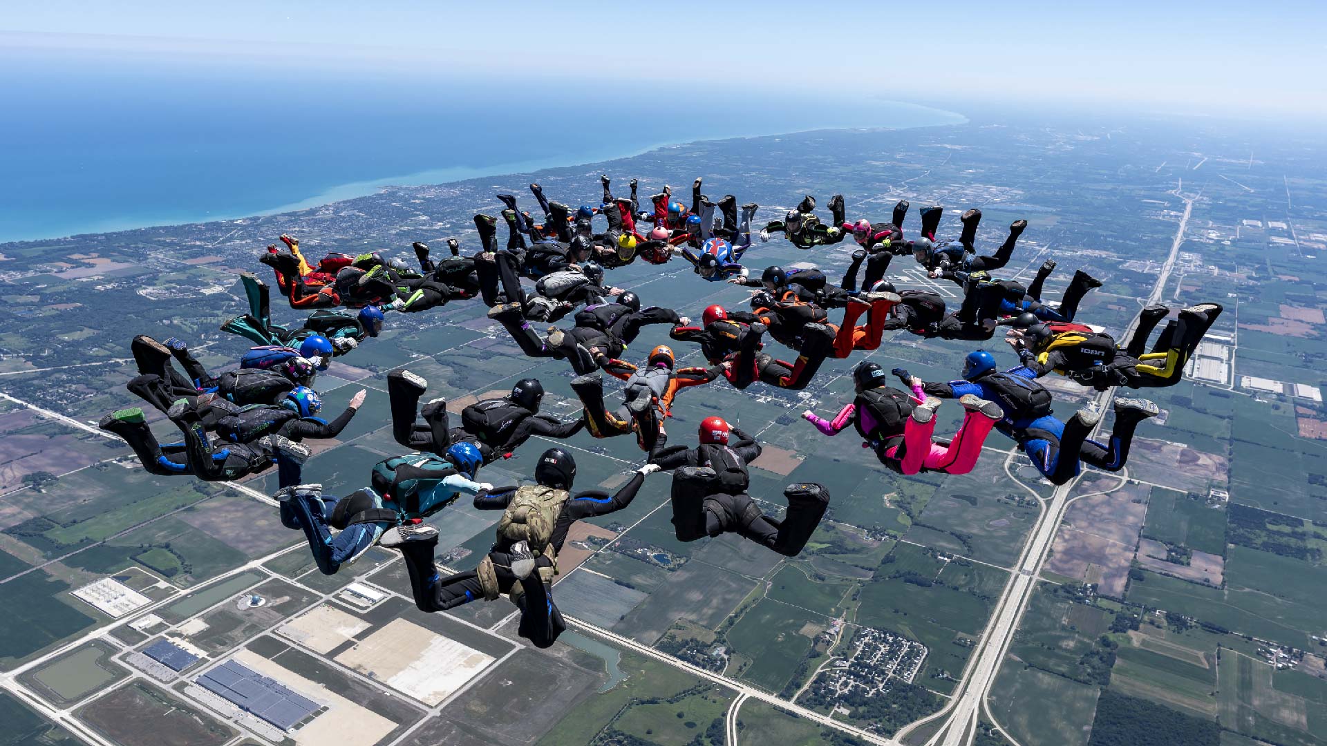 Skydivers to Descend on Milwaukee - Skydive Midwest